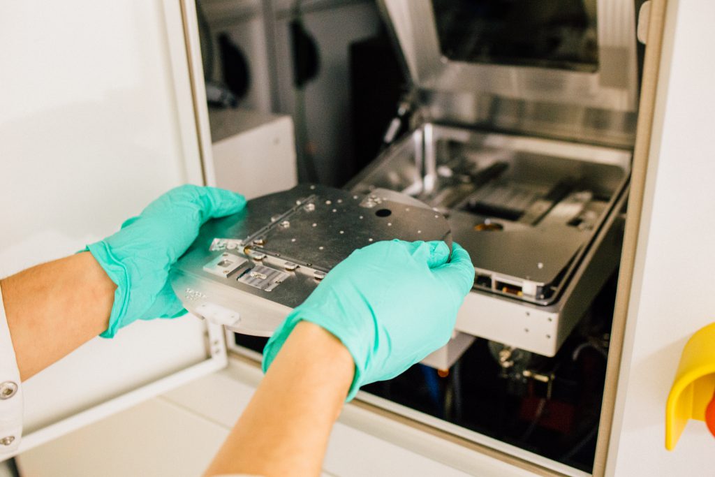 Femtosecond Laser Lithography System – Integrated Quantum Technologies ...